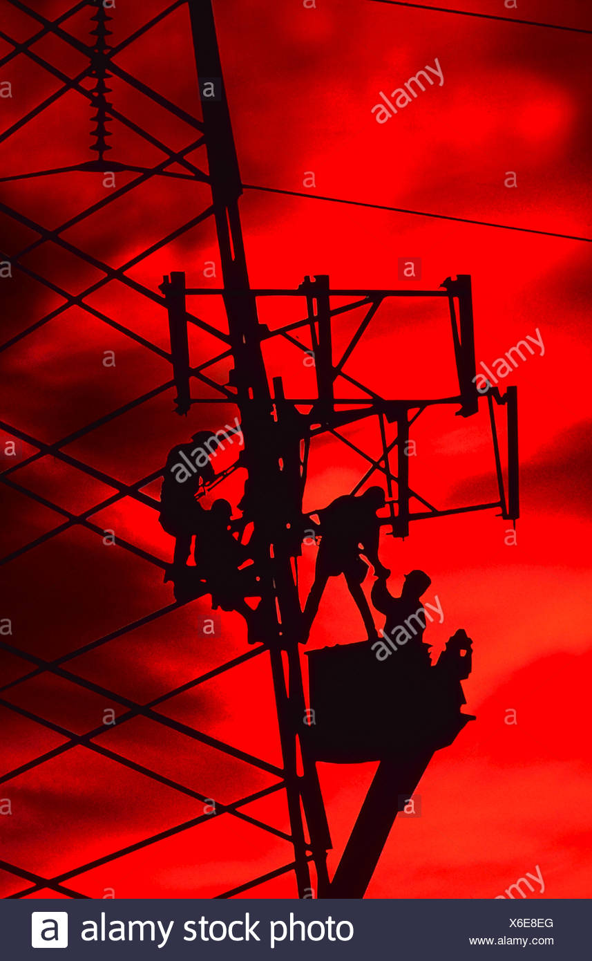 Lineman Silhouette Stock Photos & Lineman Silhouette Stock Images - Alamy