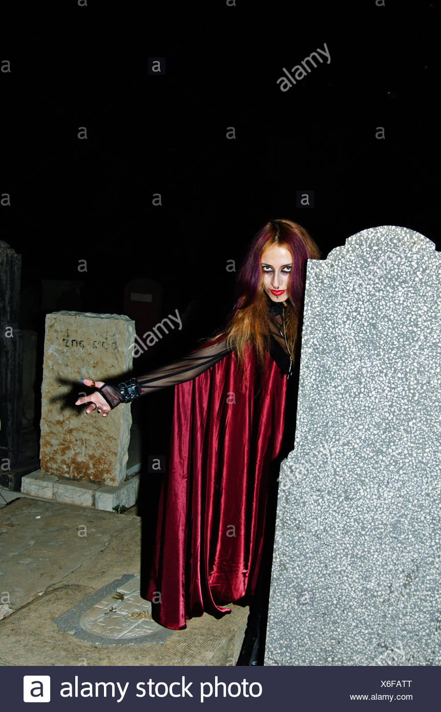 Female Vampire Cemetery Stock Photos & Female Vampire Cemetery Stock ...
