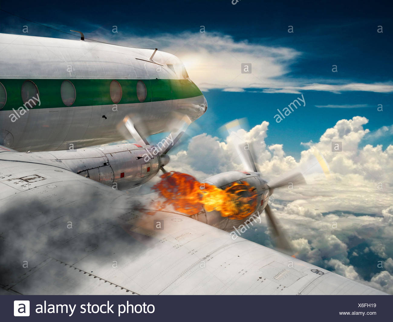 Fire Aircraft Engine Crash High Resolution Stock Photography and Images ...