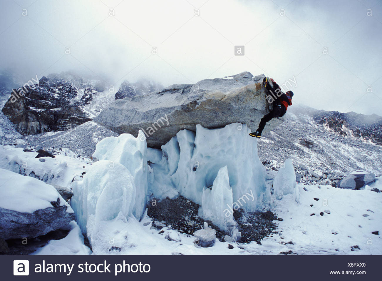 Everest Explorer High Resolution Stock Photography and Images - Alamy