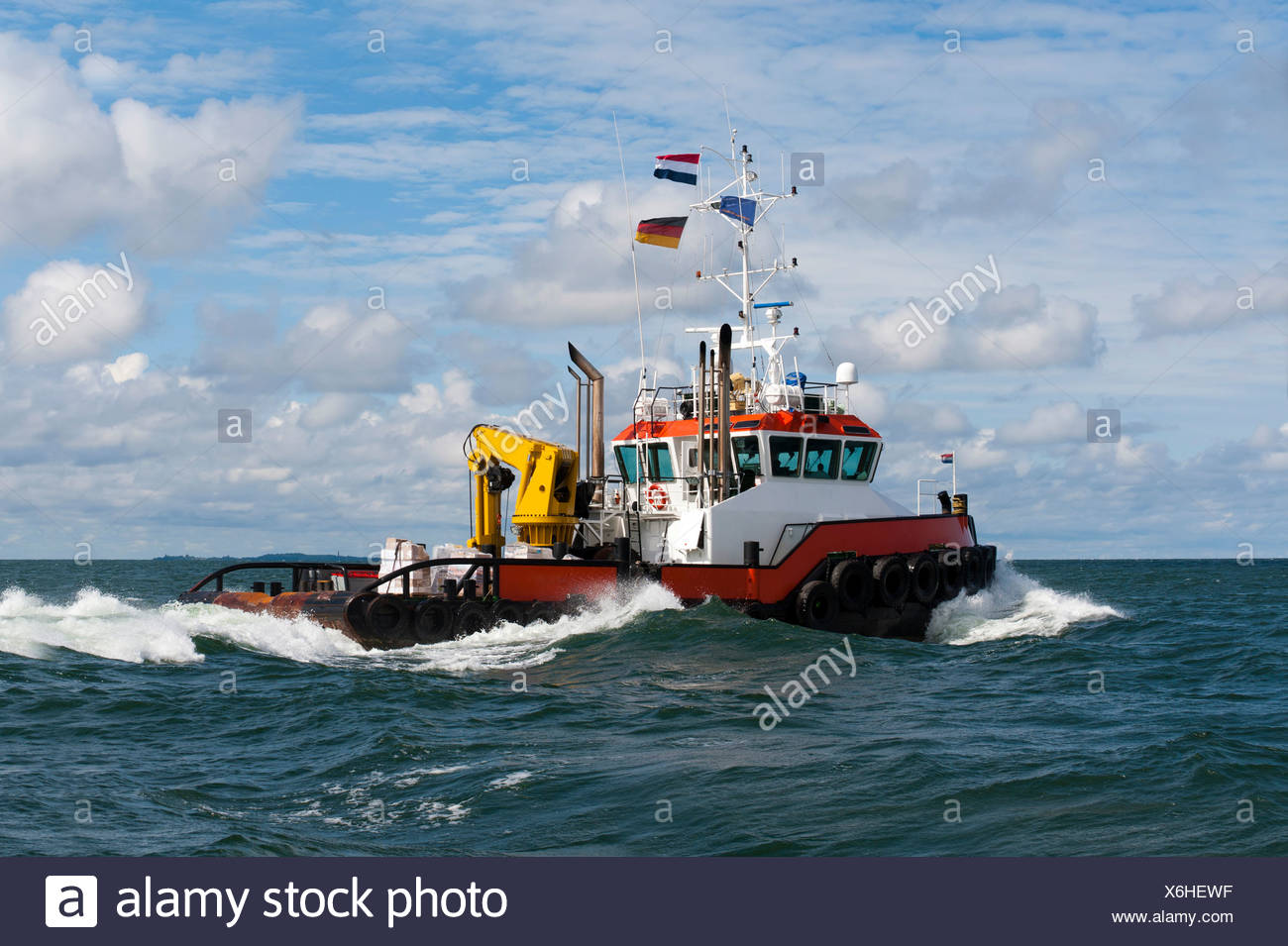 One Tug Boat High Resolution Stock Photography and Images - Alamy