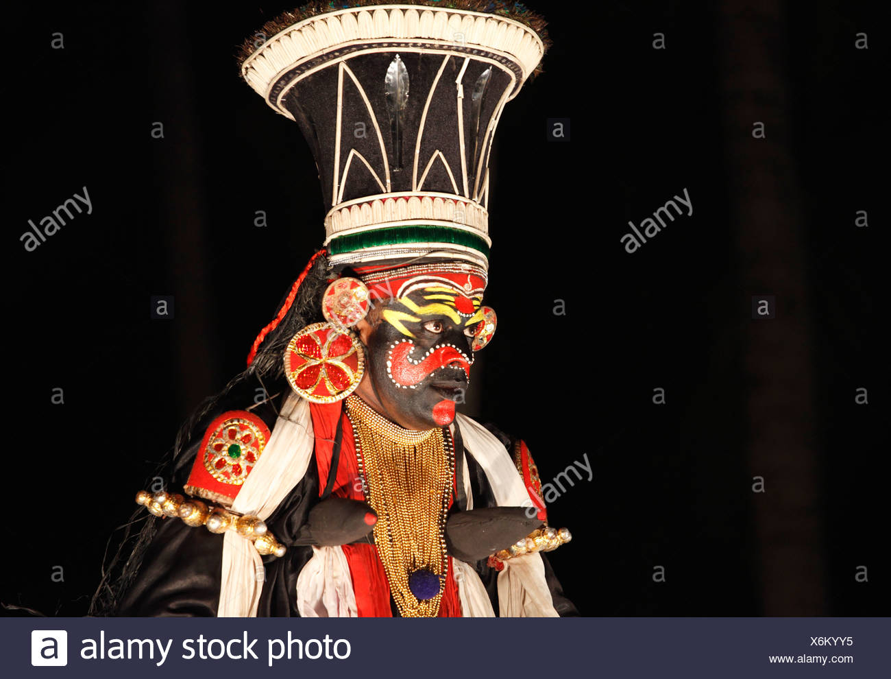 Kerala Culture Costumes High Resolution Stock Photography and Images ...