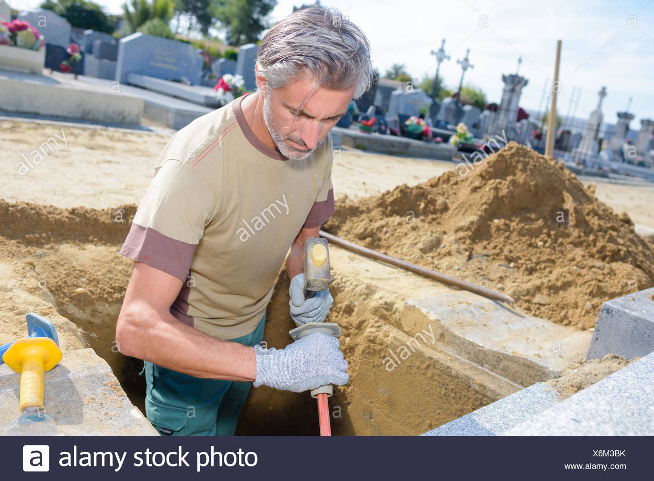 Digging A Grave High Resolution Stock Photography and Images - Alamy