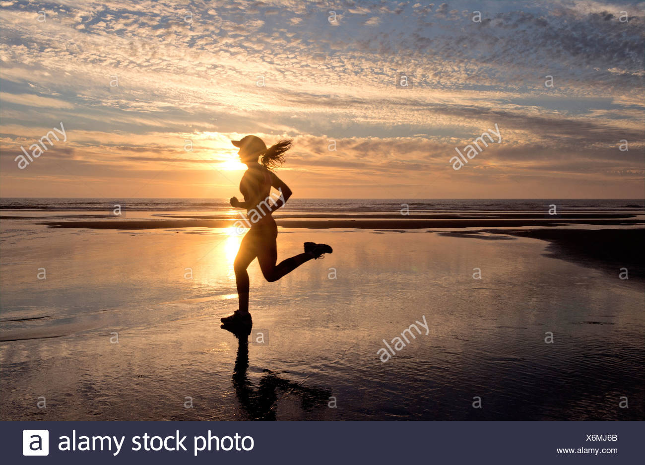 Female Distance Runner High Resolution Stock Photography and Images - Alamy