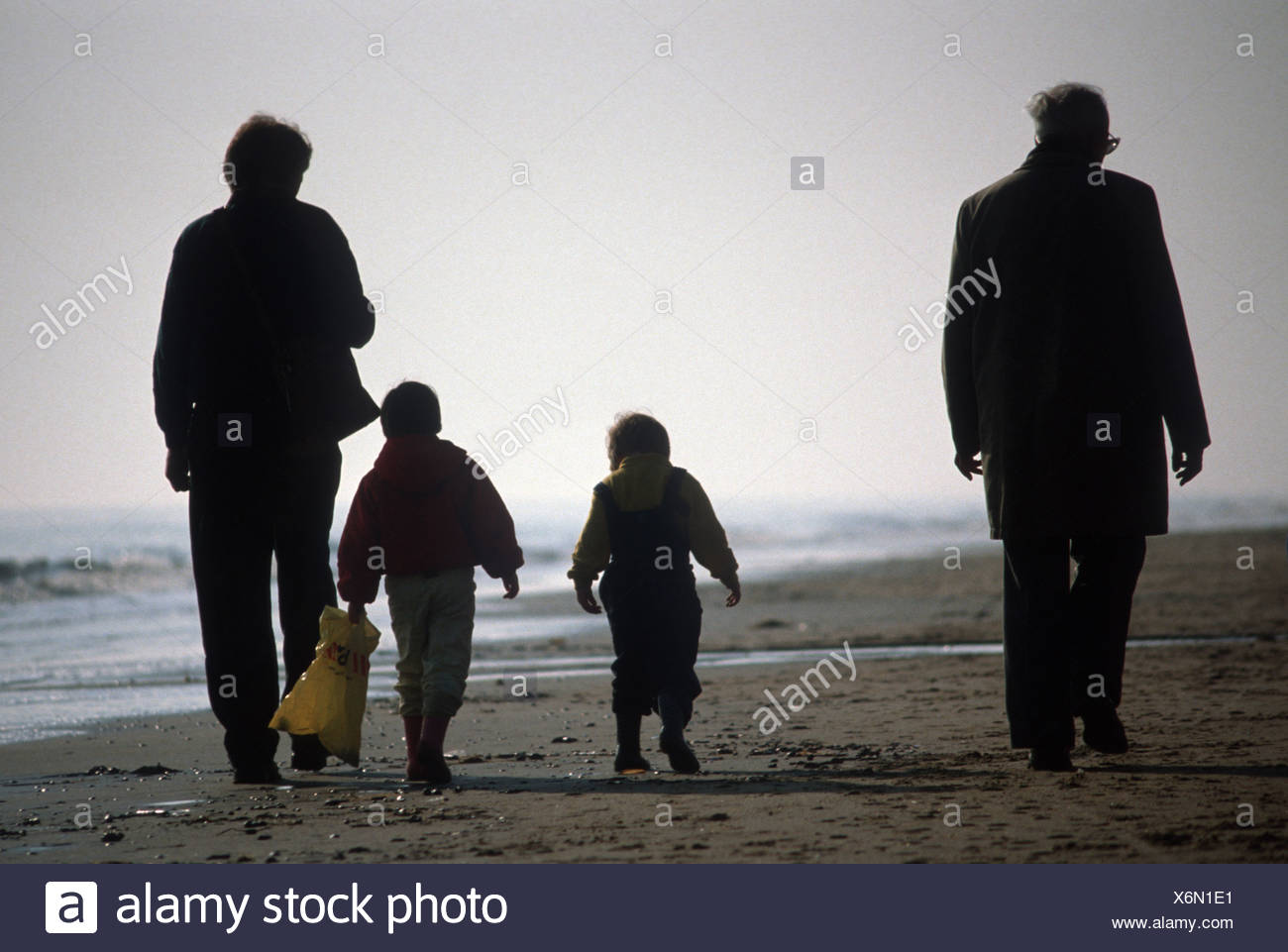 1970s Family Beach High Resolution Stock Photography and Images - Alamy