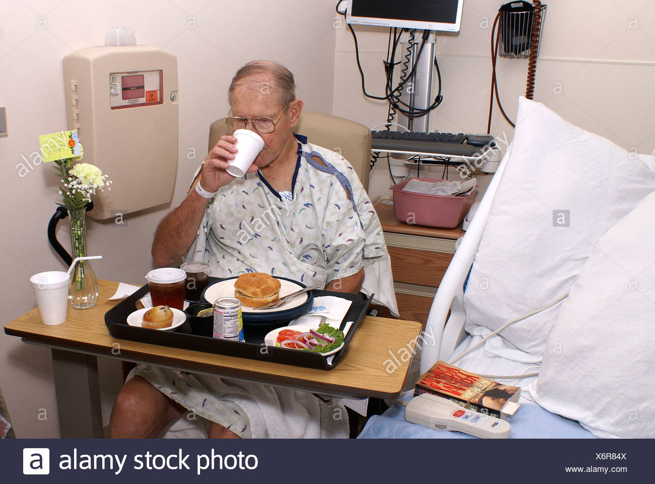 Hospital Patient Eating Dinner Stock Photos & Hospital Patient Eating ...