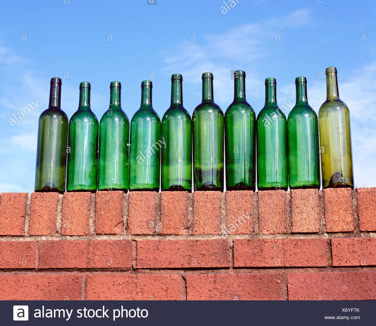 Ten Green Bottles Stock Photos & Ten Green Bottles Stock Images - Alamy Ten Green Bottles Stock Photos & Ten Green Bottles Stock Images - Alamy