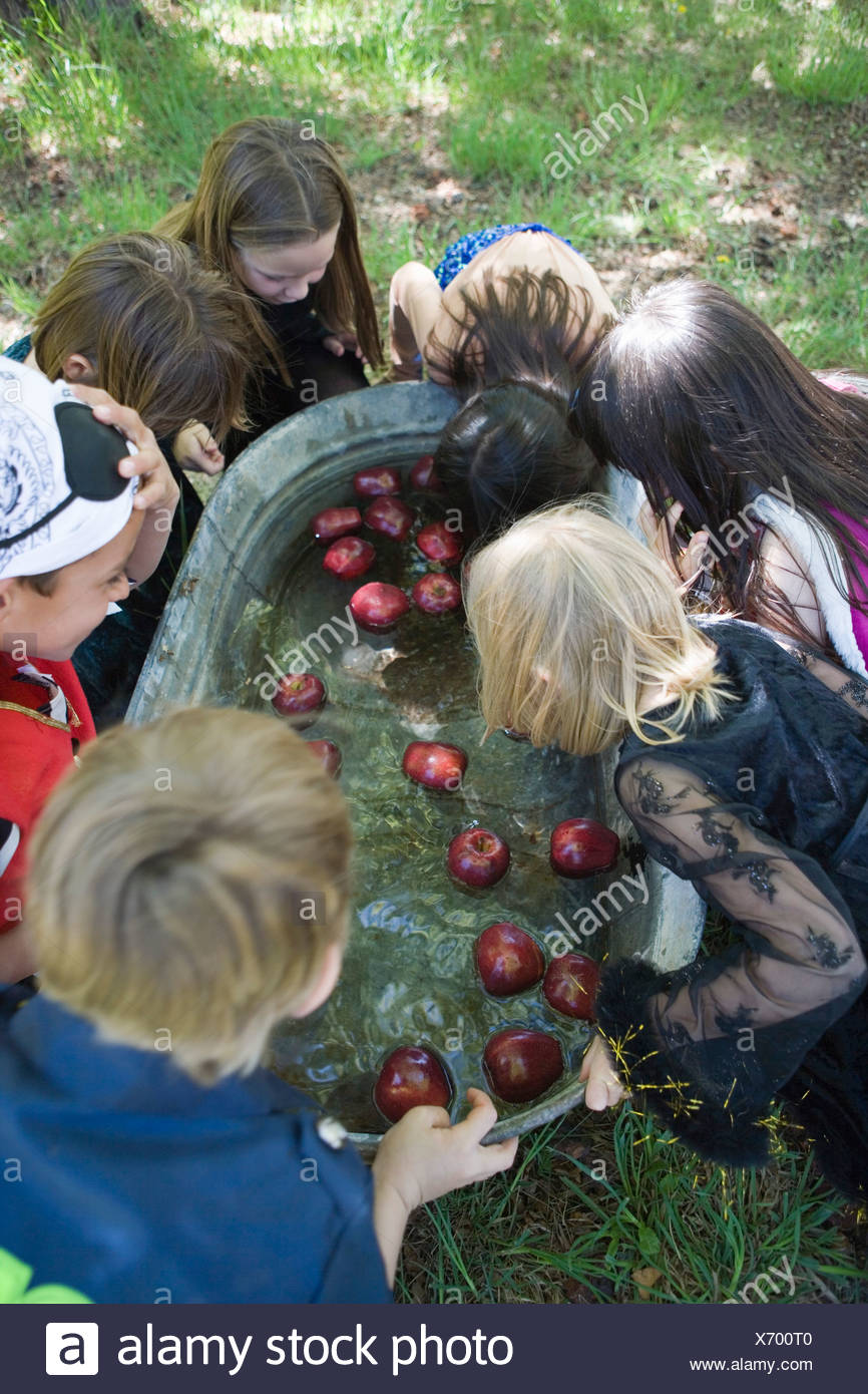 Bobbing For Apples Halloween Stock Photos & Bobbing For Apples ...
