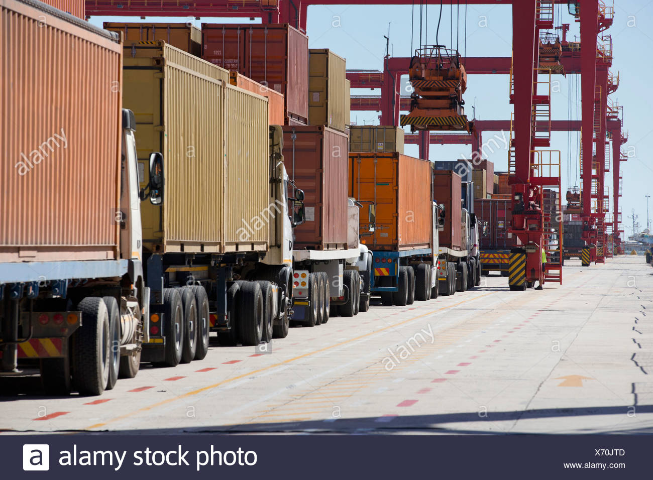 Row Of Lorries Stock Photos & Row Of Lorries Stock Images - Alamy