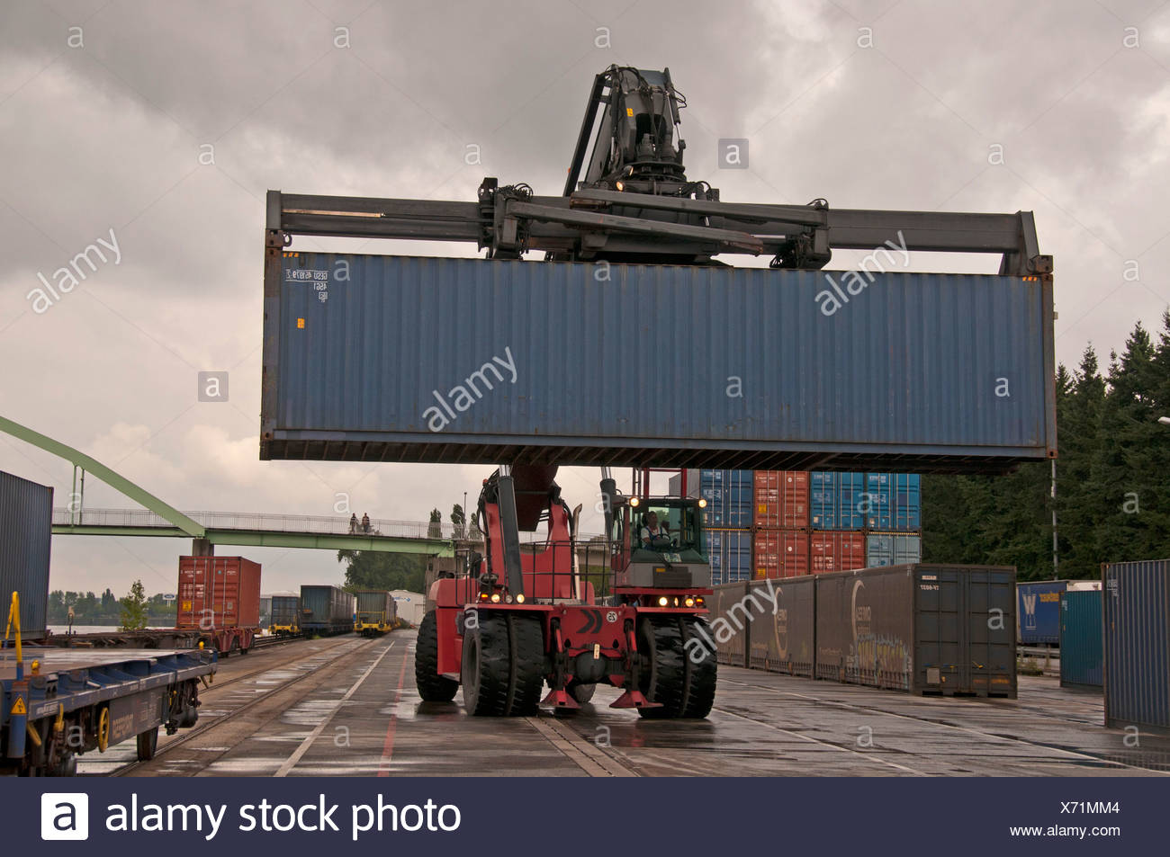 Container Spreader High Resolution Stock Photography and Images - Alamy