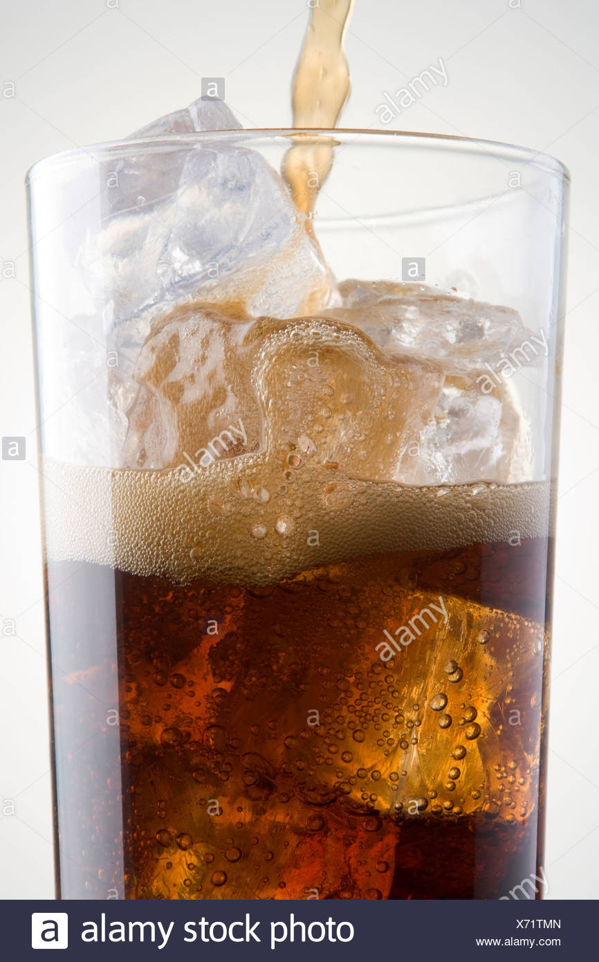 Soda Drink Pouring High Resolution Stock Photography and Images - Alamy