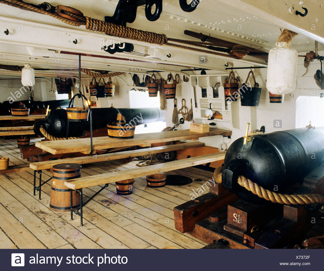 English Ship With Cannon High Resolution Stock Photography and Images ...