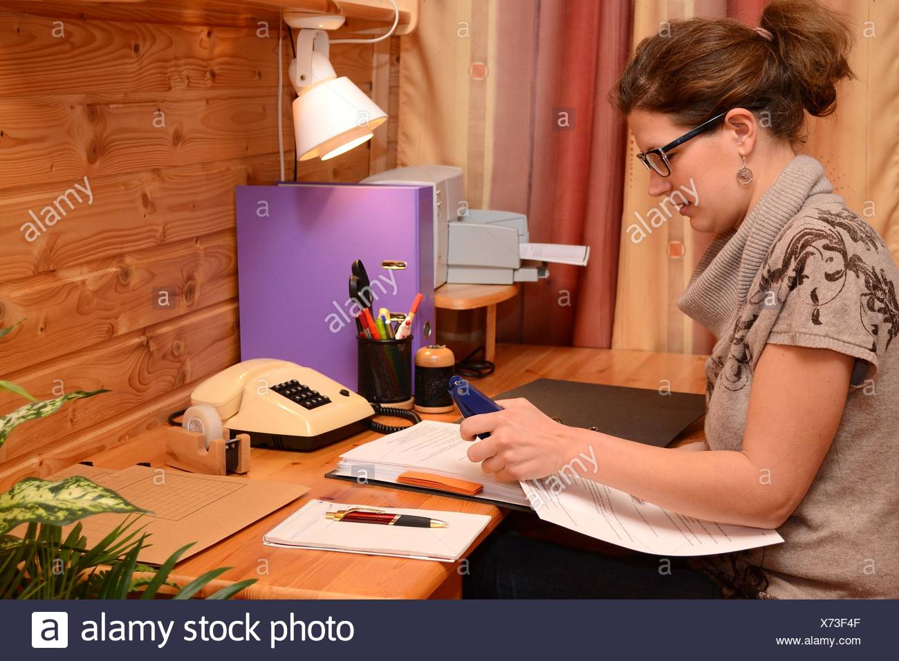 Buchhalterin Stock Photos & Buchhalterin Stock Images - Alamy