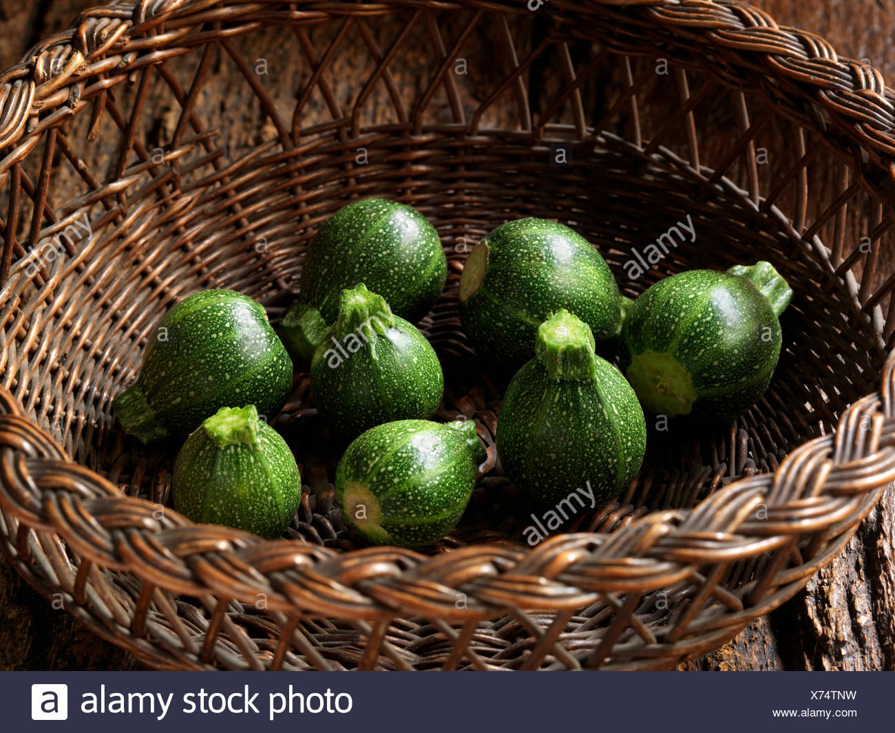 Baby Courgette Stock Photos & Baby Courgette Stock Images - Alamy