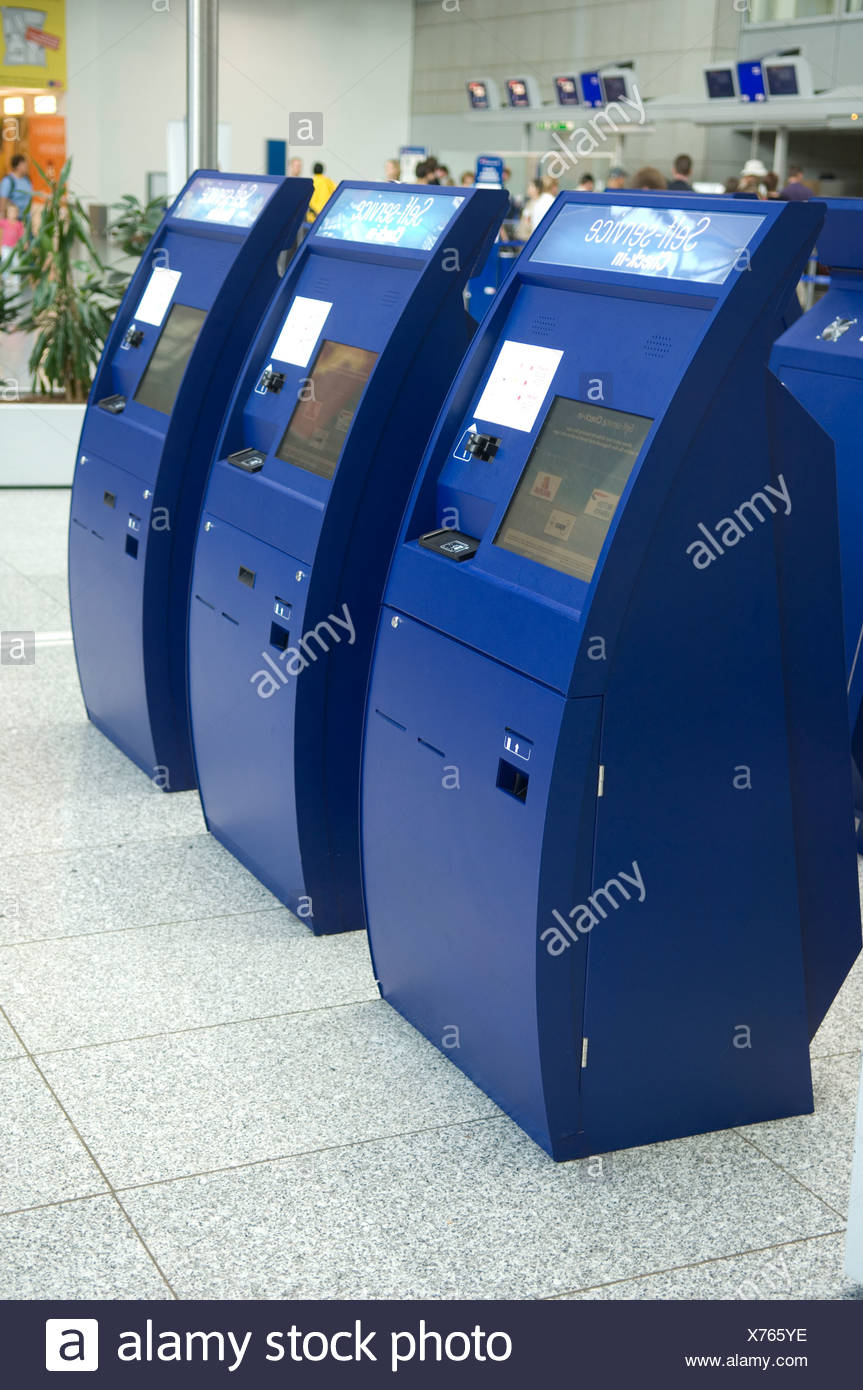 Check In Vending Machines High Resolution Stock Photography and Images ...