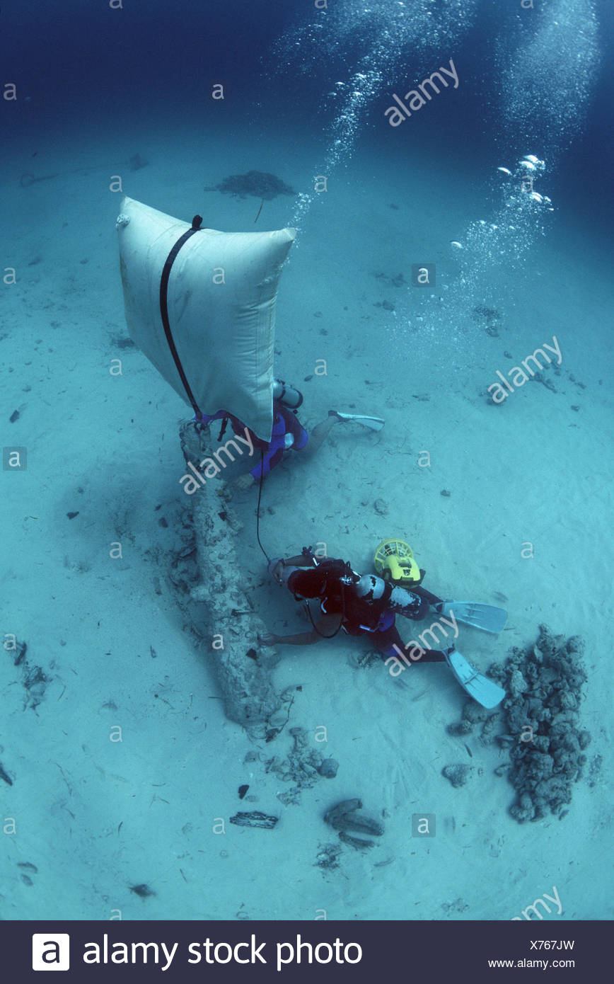 Sunken Galleon High Resolution Stock Photography and Images - Alamy