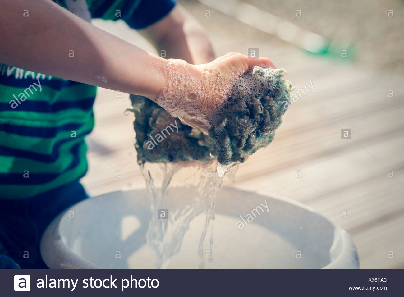 Hand Wringing Stock Photos & Hand Wringing Stock Images - Alamy
