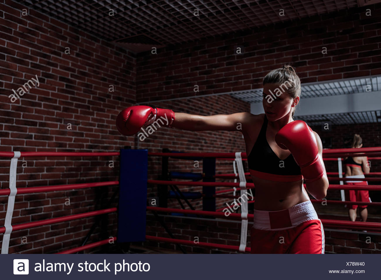 Boxing Women Ring Boxing High Resolution Stock Photography and Images ...