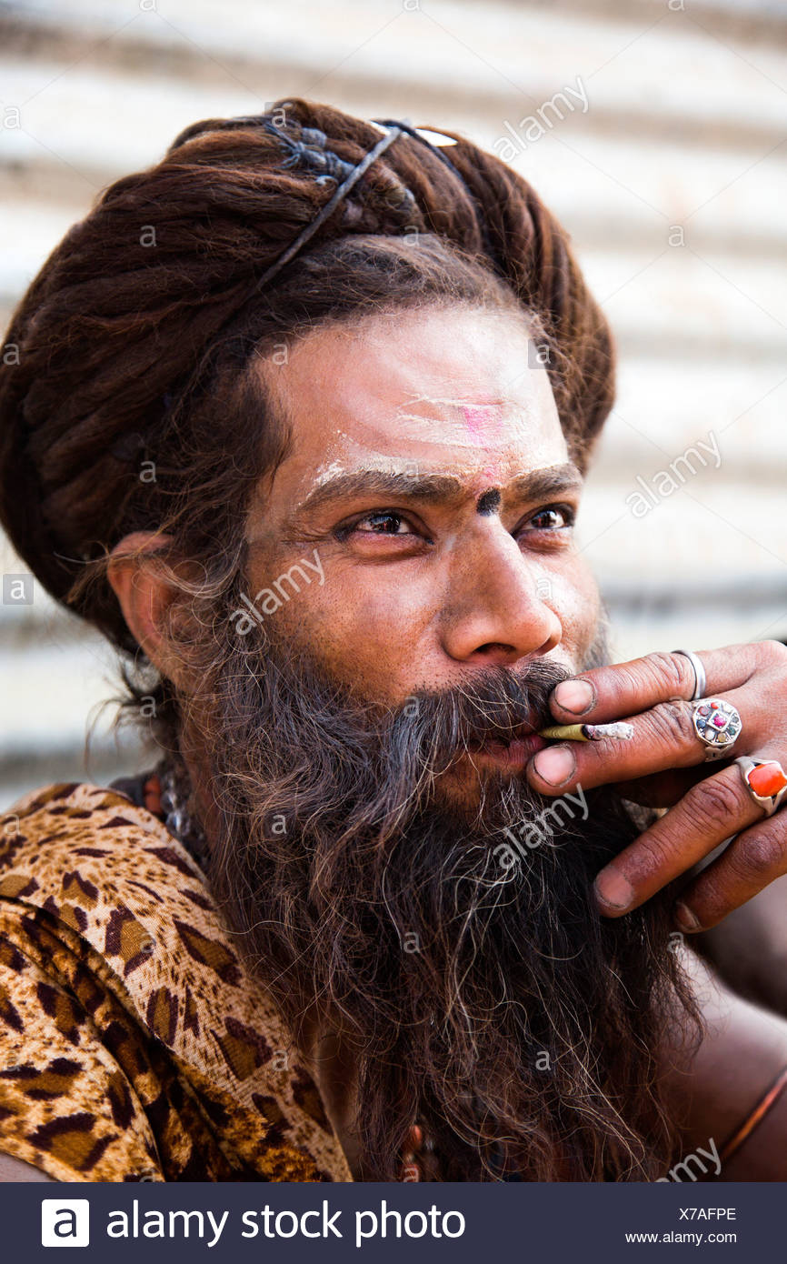 Beedi Tobacco High Resolution Stock Photography and Images - Alamy