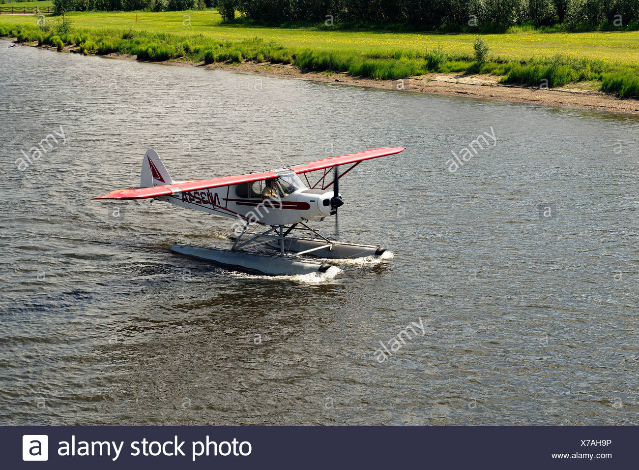 Single Engine Float Plane Landing High Resolution Stock Photography and ...