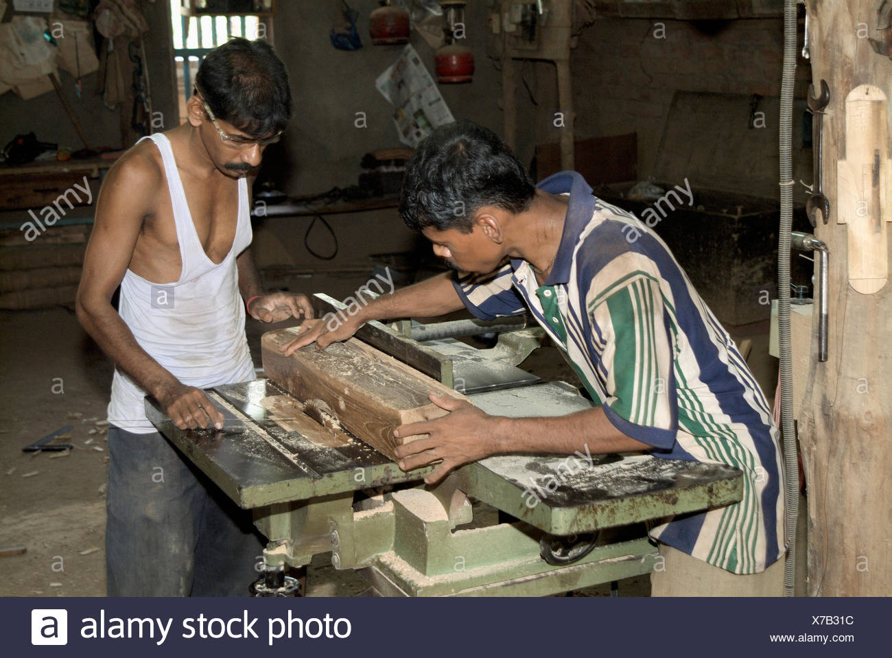 Indian Carpenter Work Stock Photos & Indian Carpenter Work Stock Images ...