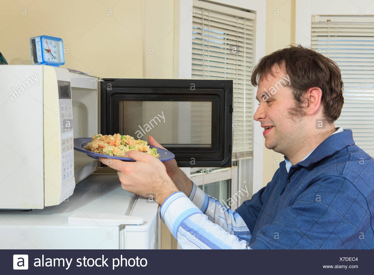 Microwave Oven Man Stock Photos & Microwave Oven Man Stock Images - Alamy