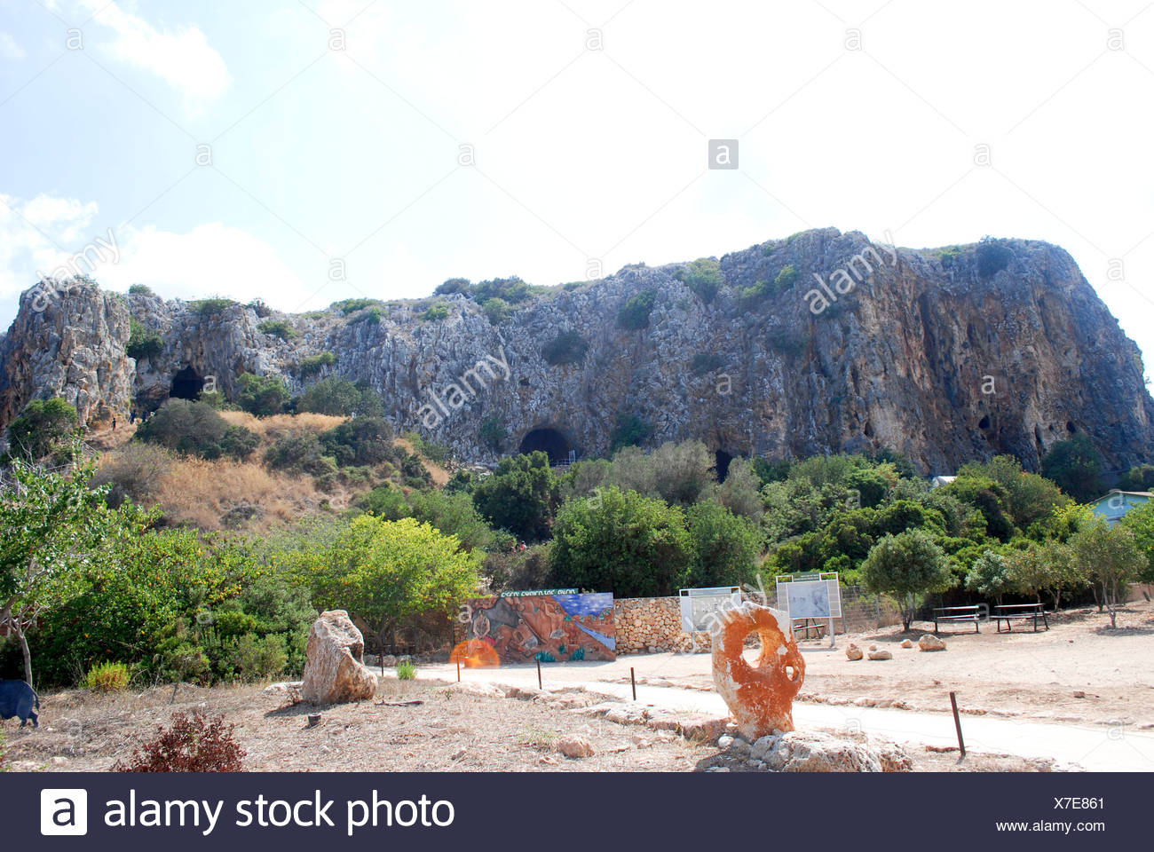 Caves Of Prehistoric Man High Resolution Stock Photography and Images ...