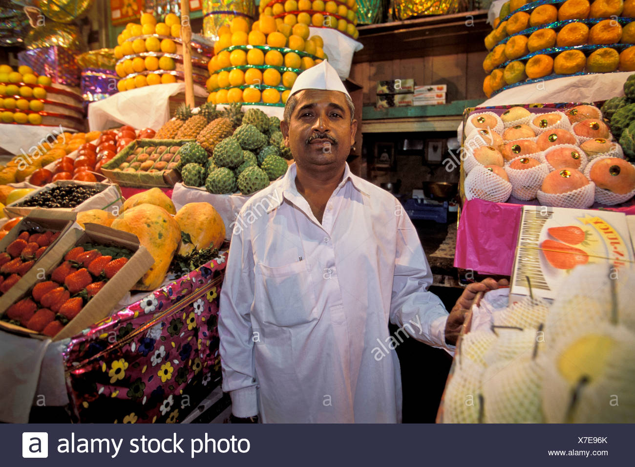 Indian Fruit Vendor High Resolution Stock Photography and Images - Alamy