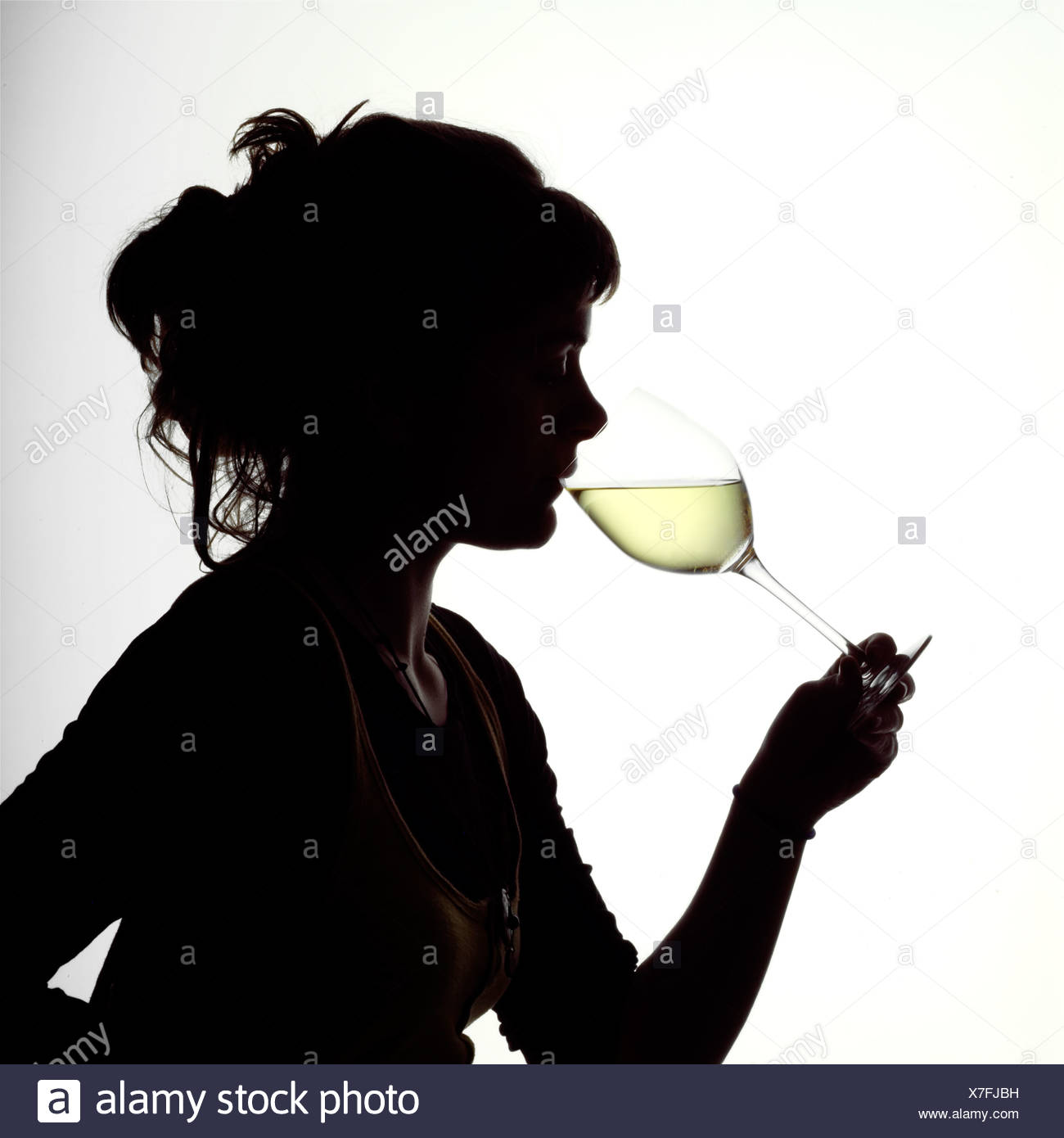 Lady Drinking Wine Silhouette Stock Photos & Lady Drinking Wine ...