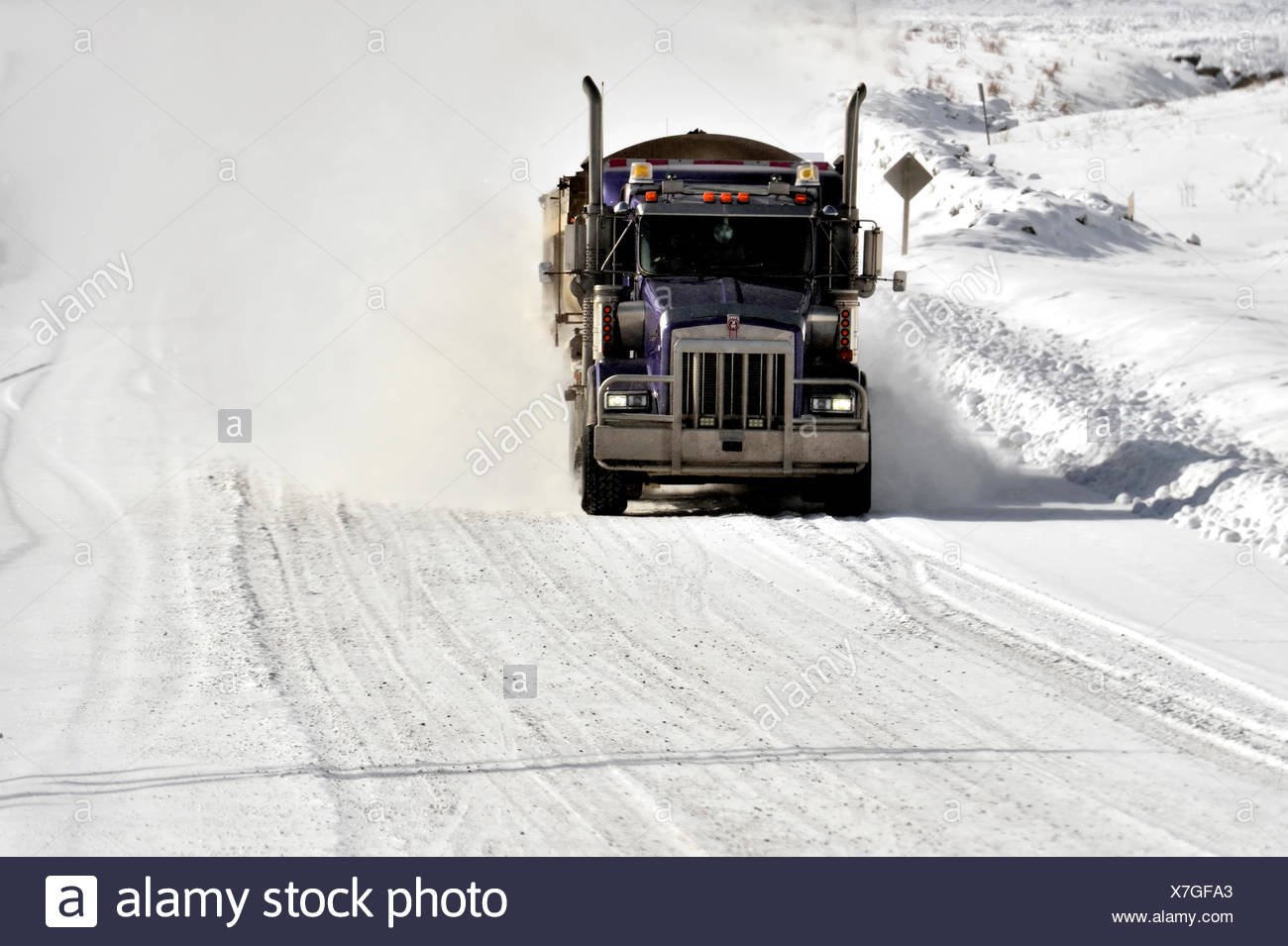 Tractor Trailer Snow Stock Photos & Tractor Trailer Snow Stock Images ...