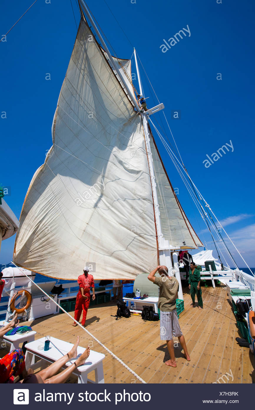 Setting Sails High Resolution Stock Photography and Images - Alamy