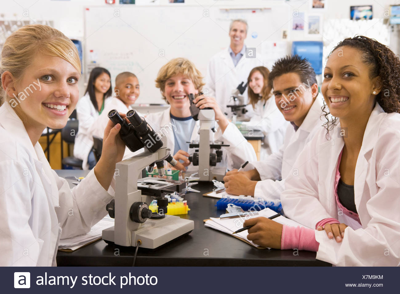 High School Physics Classroom High Resolution Stock Photography and ...
