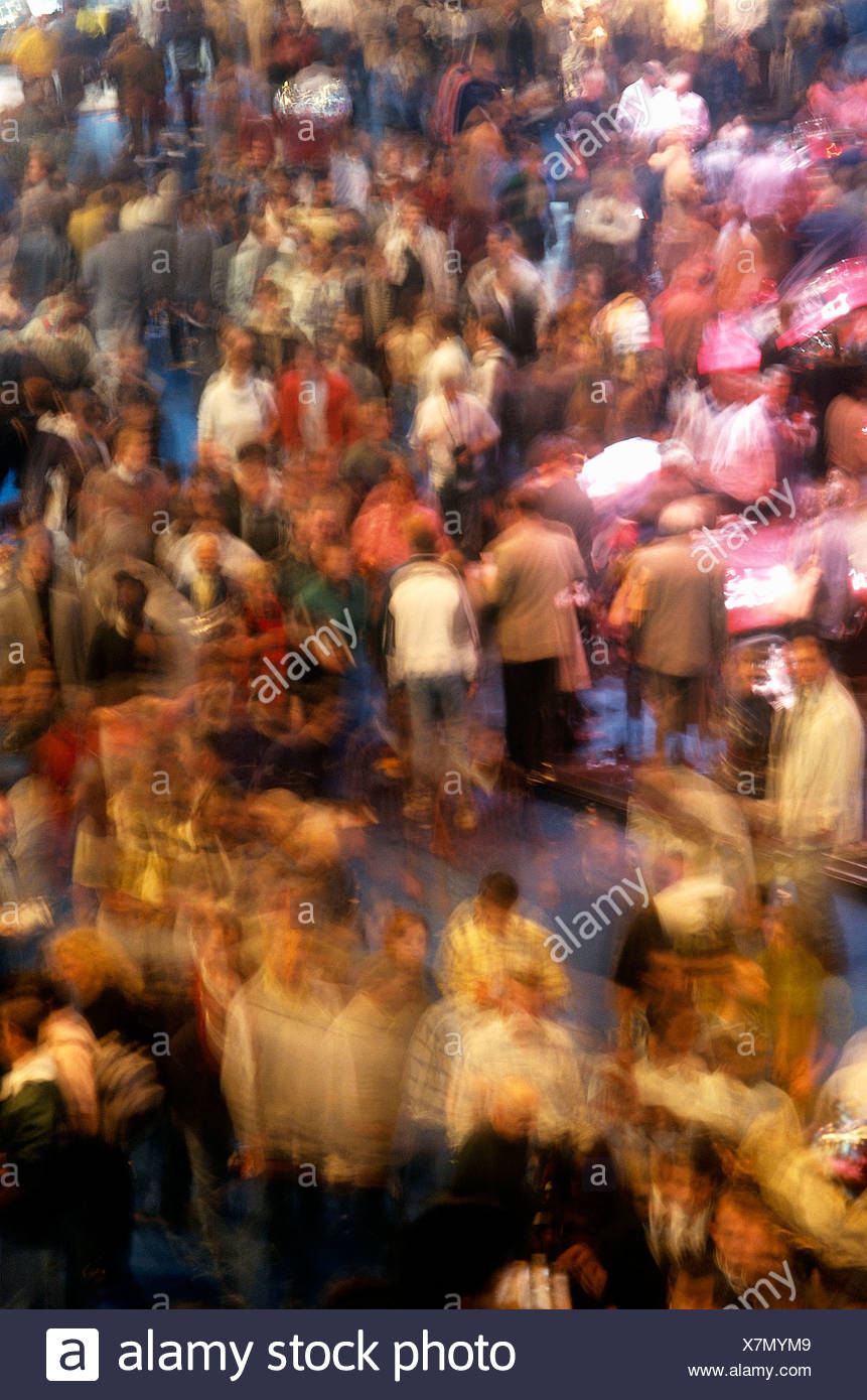 Frightened Crowd Stock Photos & Frightened Crowd Stock Images - Alamy