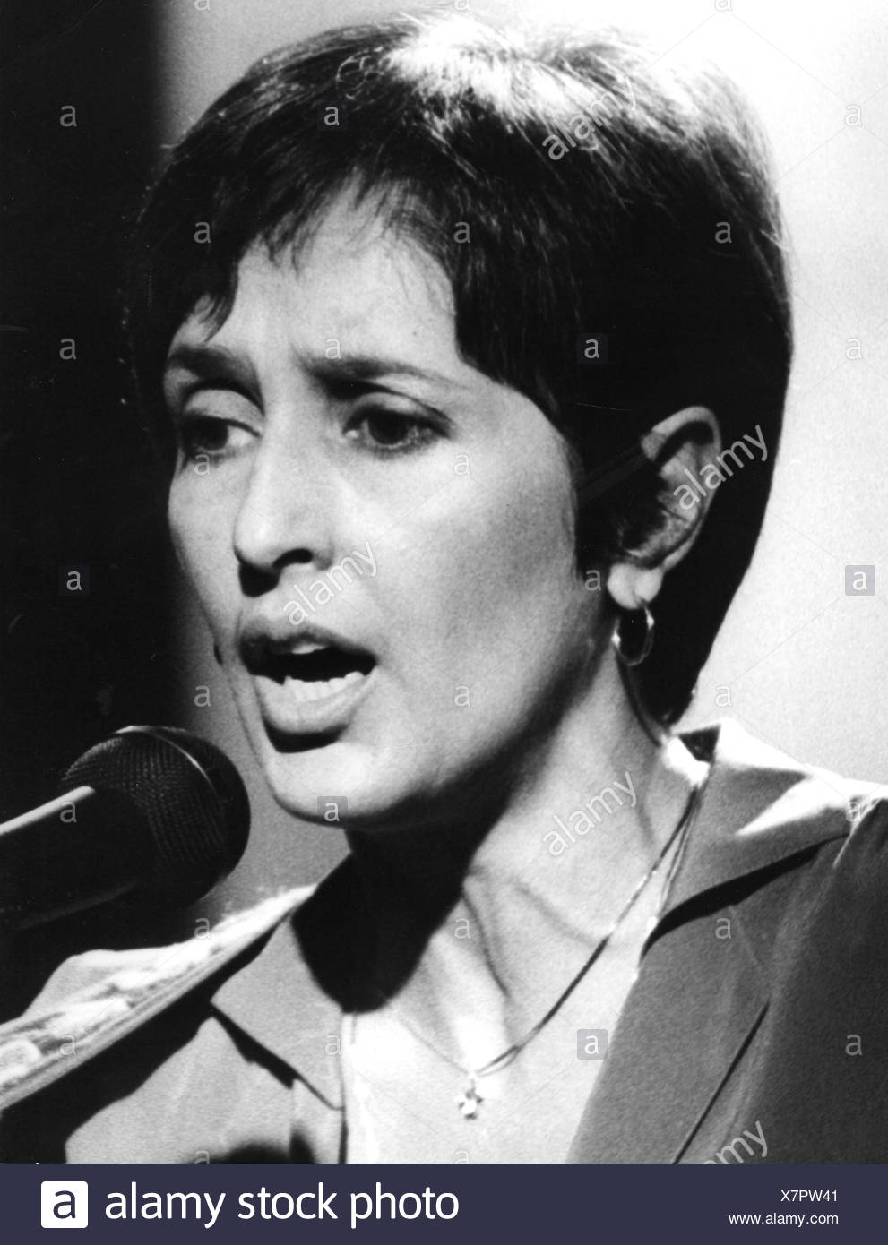 Joan Baez Folk Singer High Resolution Stock Photography and Images - Alamy
