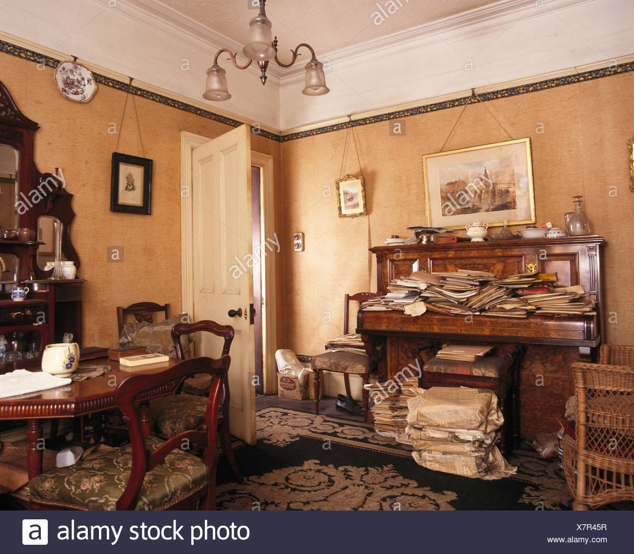 Edwardian Study Stock Photos & Edwardian Study Stock Images - Alamy