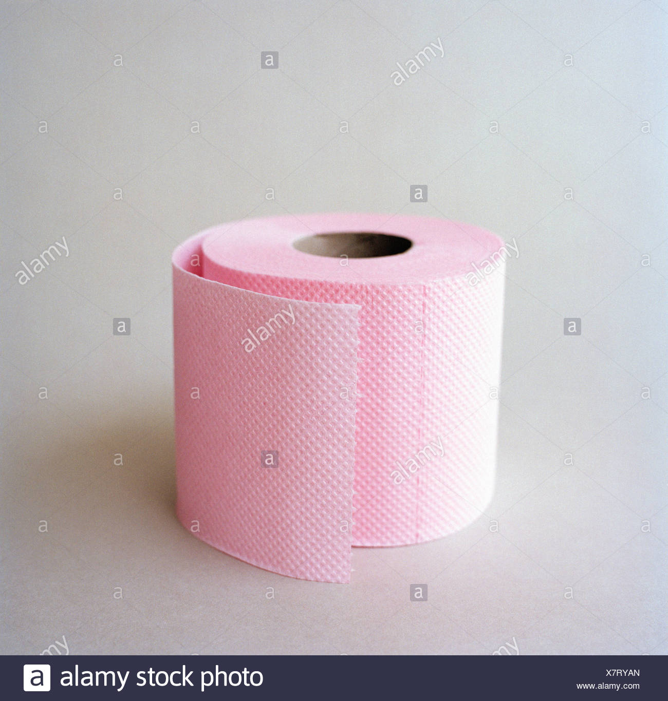 Pink Toilet Paper Stock Photos & Pink Toilet Paper Stock Images - Alamy