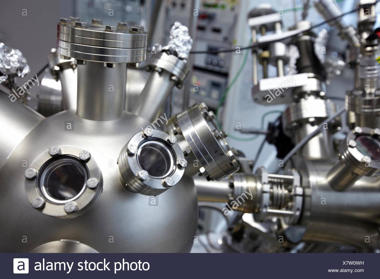 Scanning Tunneling Microscope Stock Photos & Scanning Tunneling ...