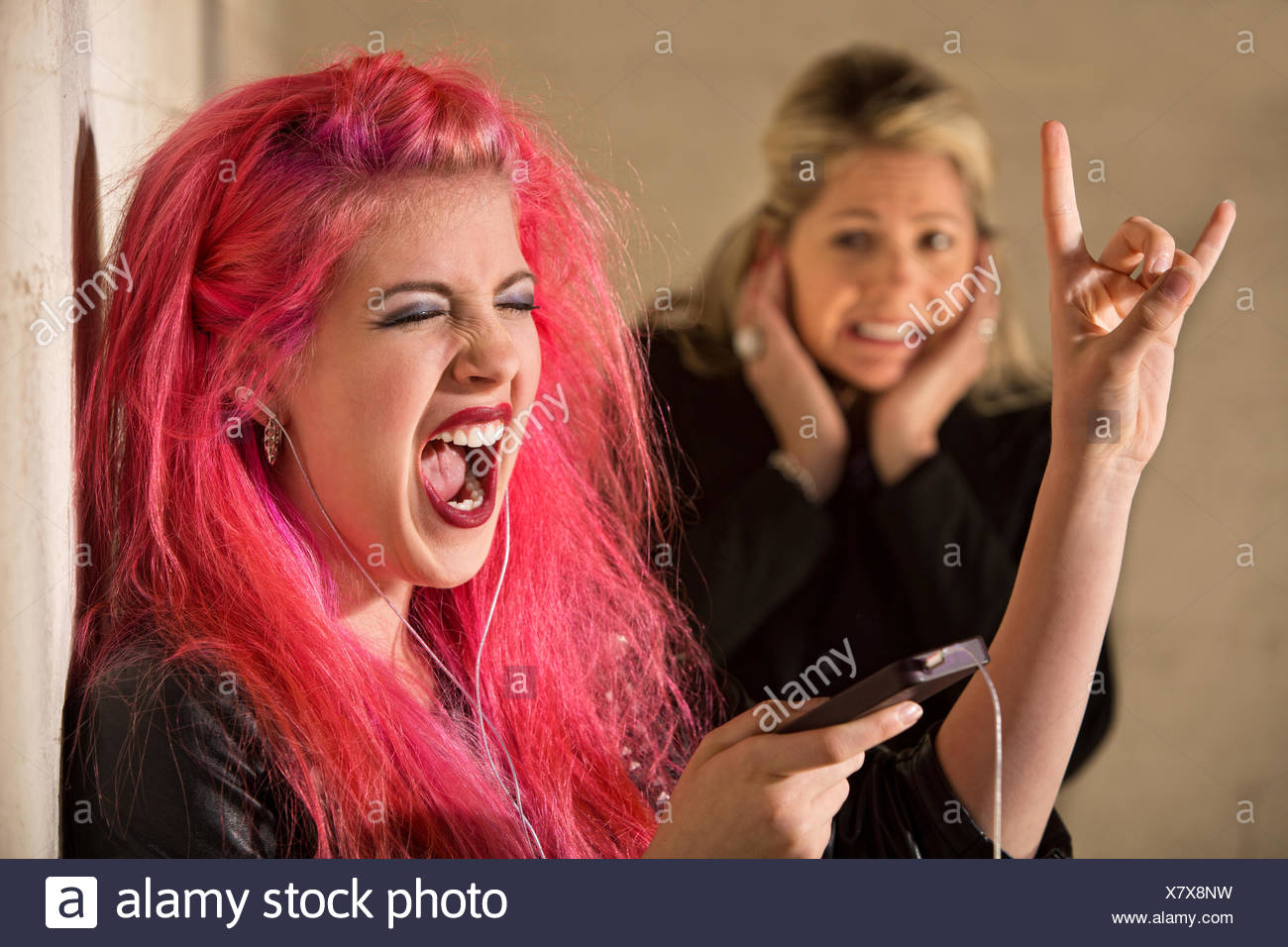 Cringing Woman Stock Photos & Cringing Woman Stock Images - Alamy
