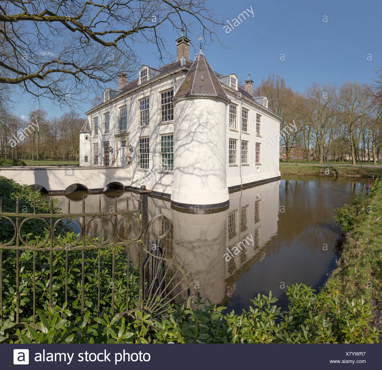 Small Castle High Resolution Stock Photography and Images - Alamy