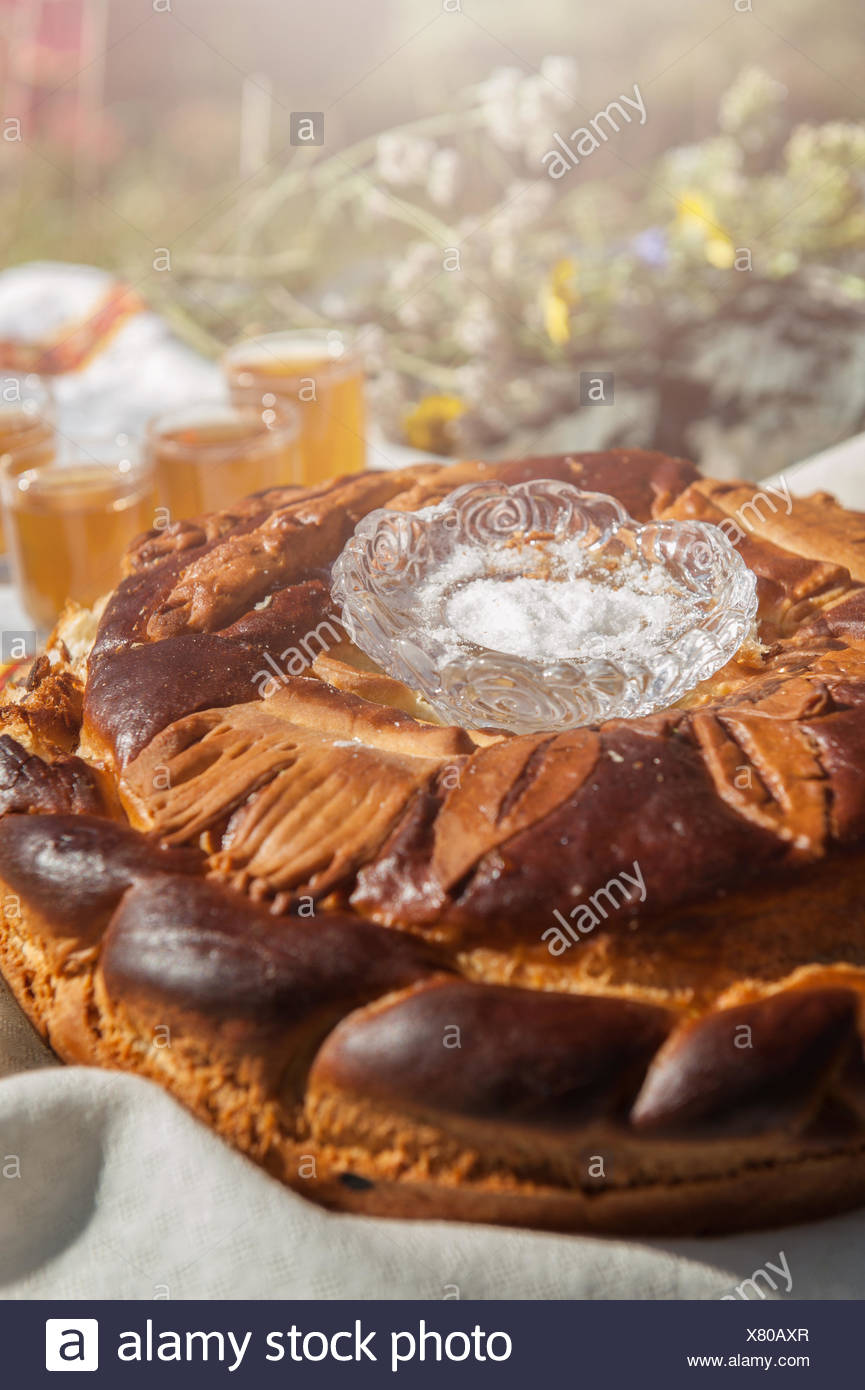 Russian Wedding Bread High Resolution Stock Photography and Images - Alamy