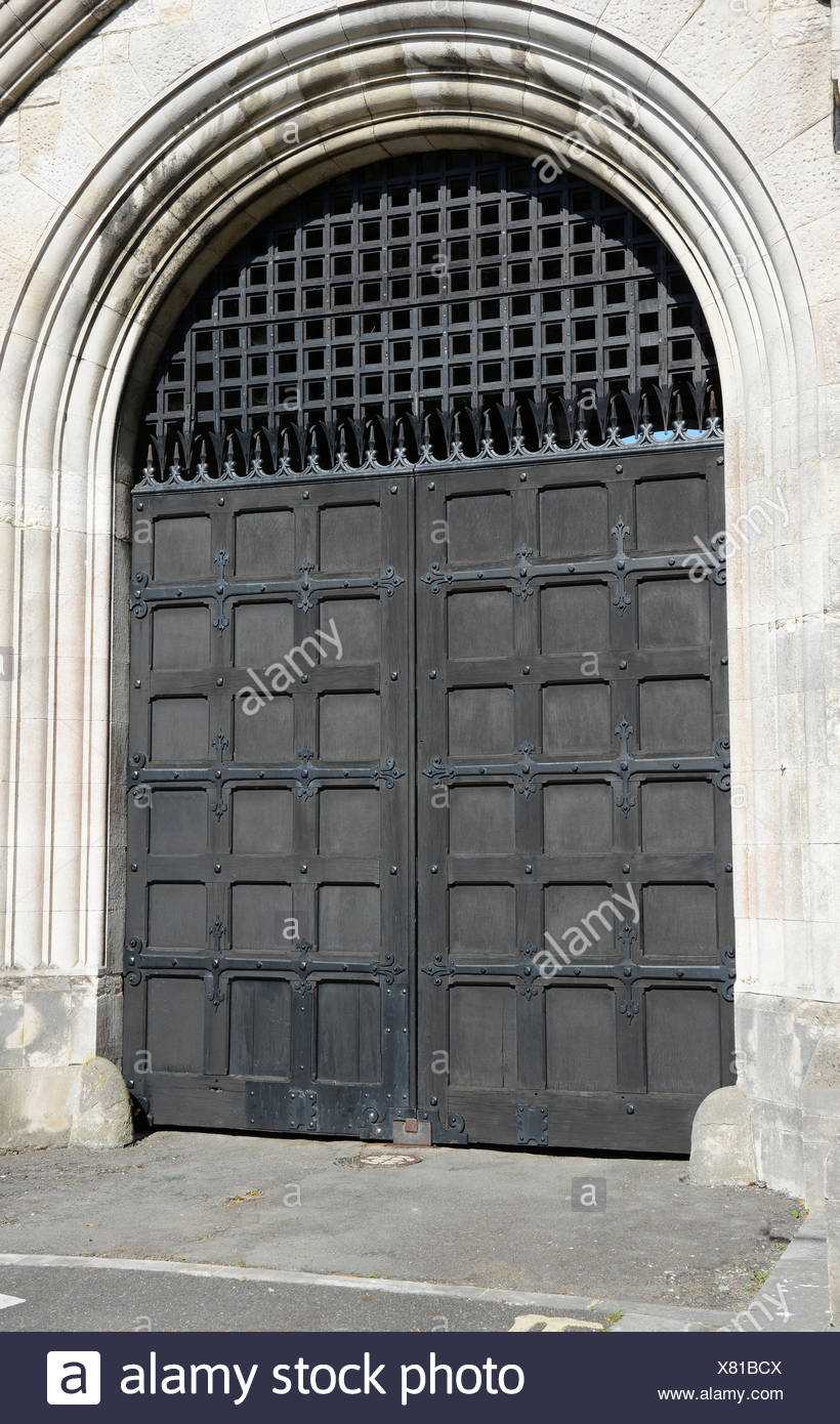 Wooden Portcullis High Resolution Stock Photography and Images - Alamy