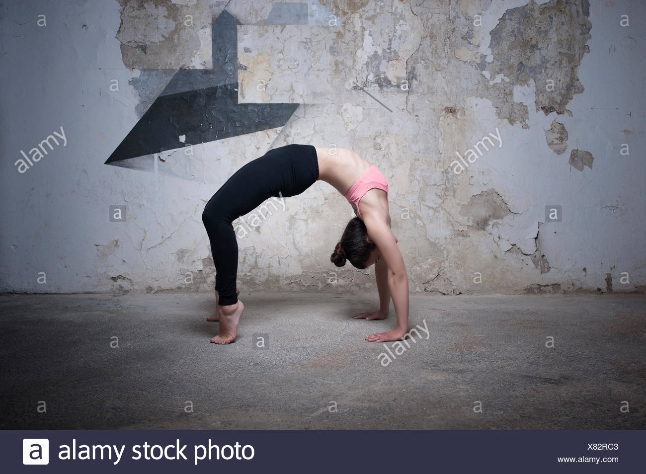 Woman Bending Over Leggings Stock Photos & Woman Bending Over Leggings ...