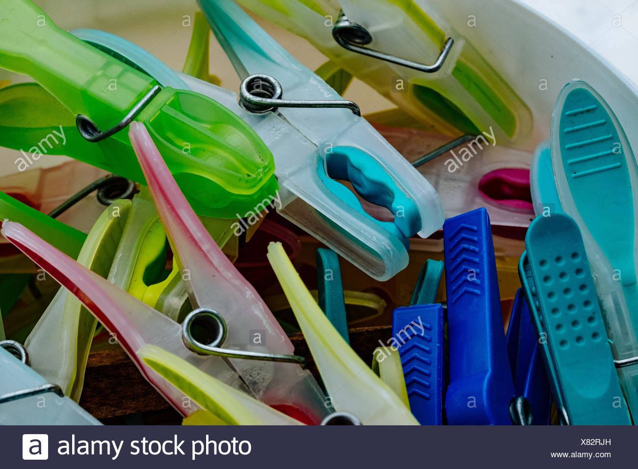 Plastic Clothespins Stock Photos & Plastic Clothespins Stock Images - Alamy