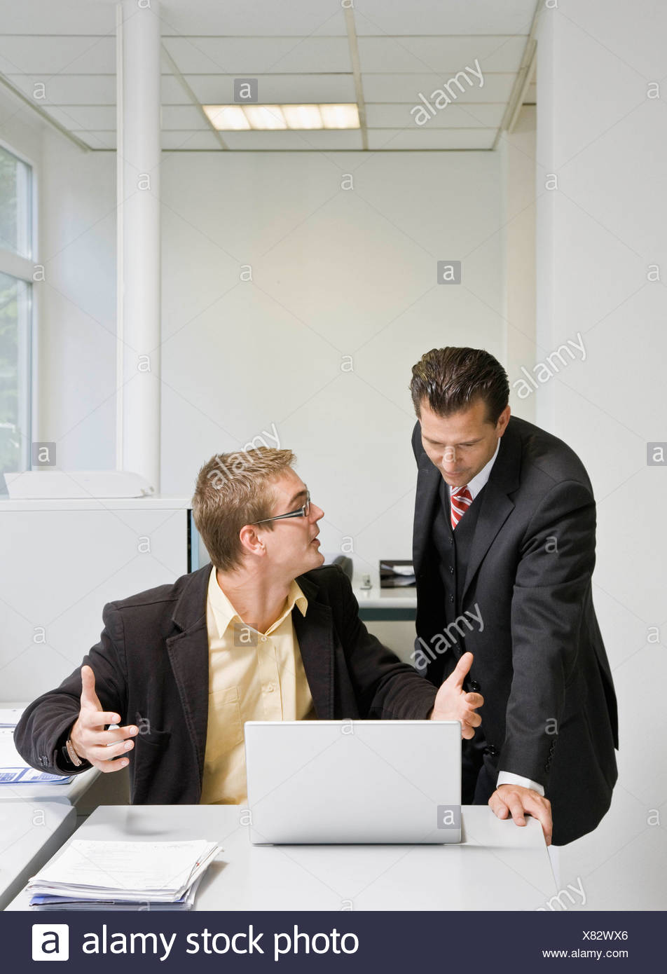 Young Worker And Boss High Resolution Stock Photography and Images - Alamy