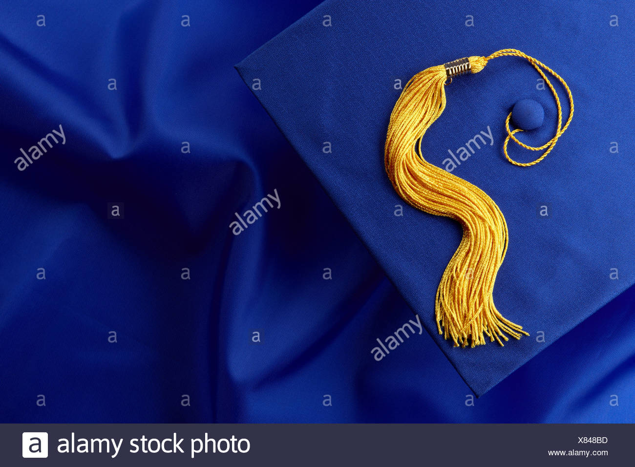 Blue Graduation Cap High Resolution Stock Photography and Images - Alamy