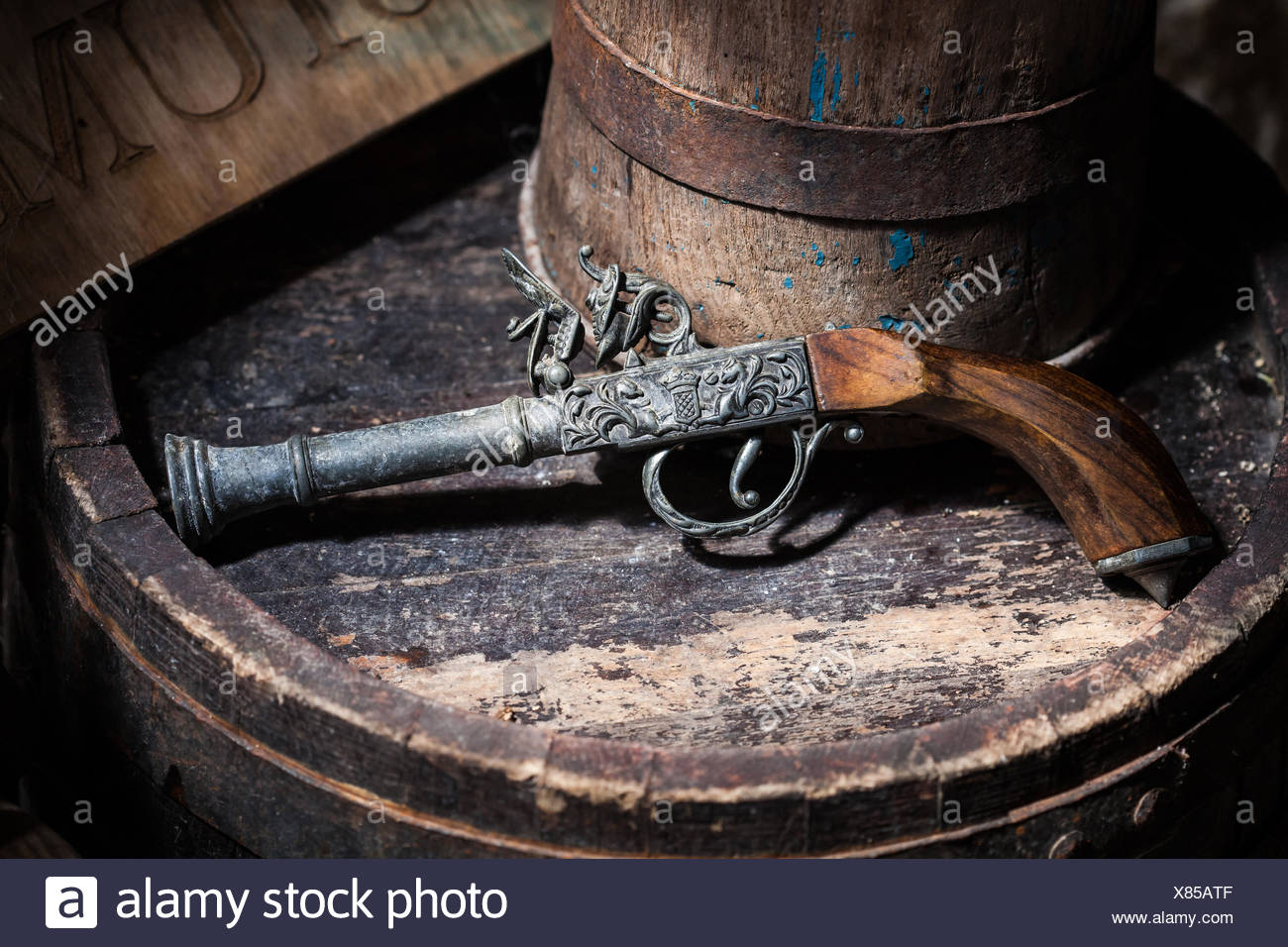 Vintage Black Powder Gun High Resolution Stock Photography and Images ...