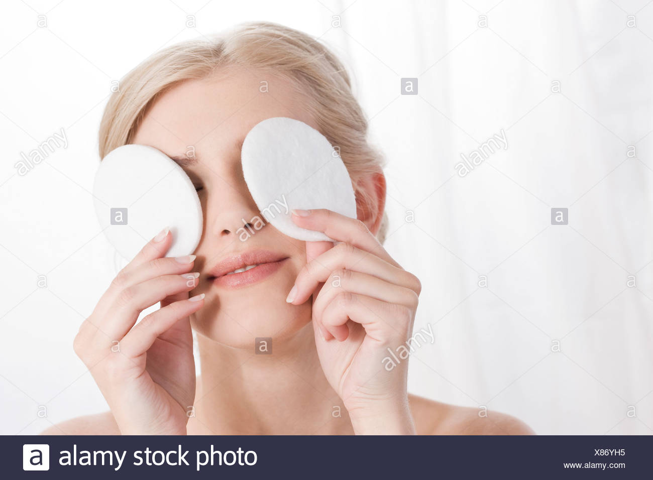 Eyes Cover Stock Photos & Eyes Cover Stock Images - Alamy