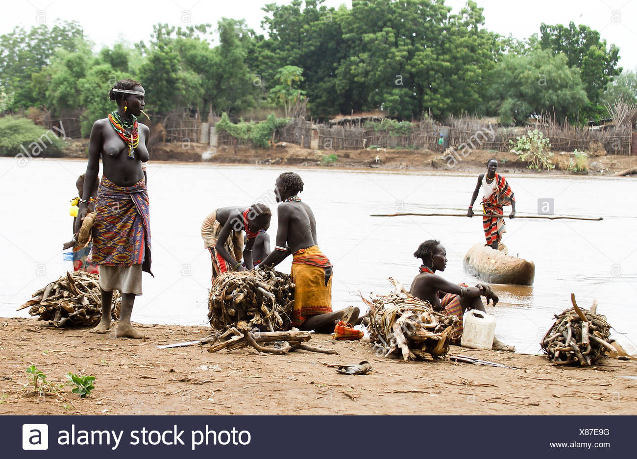 Galeb Tribe Women High Resolution Stock Photography and Images - Alamy