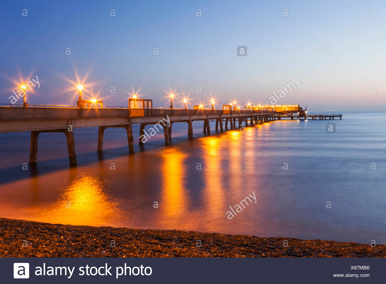 Deal Pier Beach Kent Stock Photos & Deal Pier Beach Kent Stock Images ...