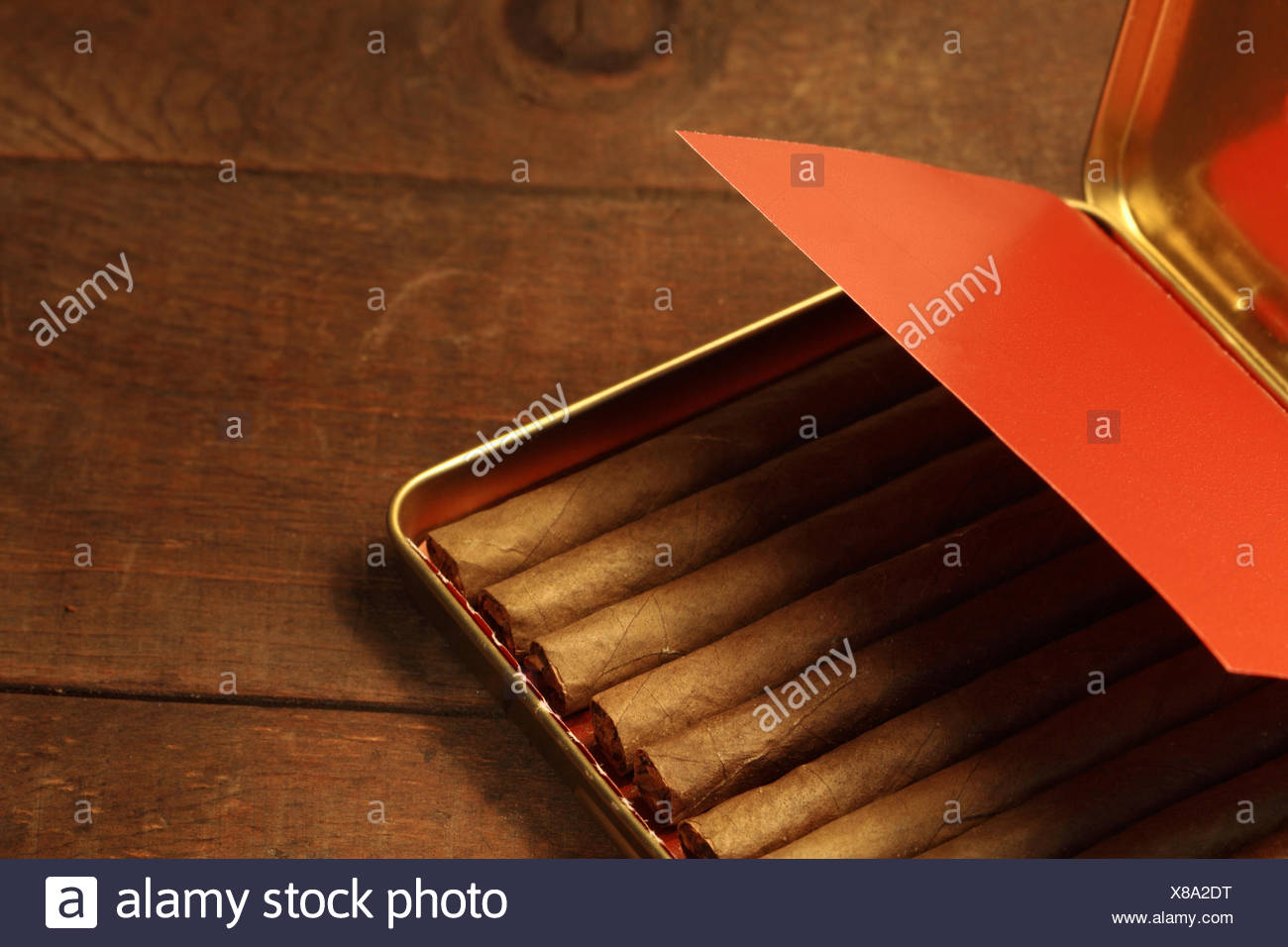 Cigarillos Stock Photos & Cigarillos Stock Images - Alamy